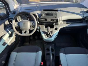 Balts Citroen Berlingo 2018 Rīga, ar dzinēja tilpumu 1.50 L un nobraukumu 160 tūkst. km par 7690 €, foto 14 vietnē AUTOMOTO.COM.LV