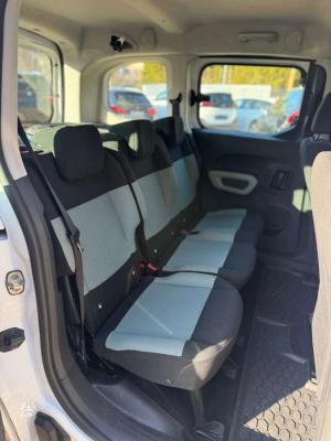 Balts Citroen Berlingo 2018 Rīga, ar dzinēja tilpumu 1.50 L un nobraukumu 160 tūkst. km par 7690 €, foto 20 vietnē AUTOMOTO.COM.LV