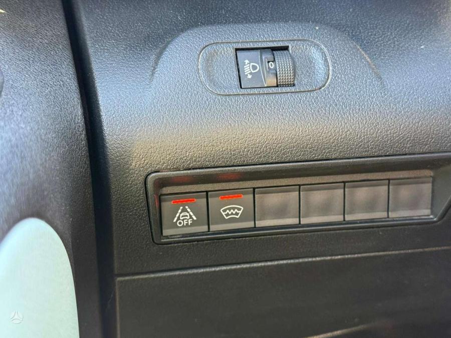 Balts Citroen Berlingo 2018 Rīga, ar dzinēja tilpumu 1.50 L un nobraukumu 160 tūkst. km par 7690 €, foto 25 vietnē AUTOMOTO.COM.LV