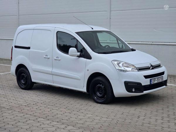 White Citroen Berlingo 2018 in Riga, with an engine capacity of 1.56 L and mileage of 200 thousand km for 5200 €, photo 1 on AUTOMOTO.COM.LV