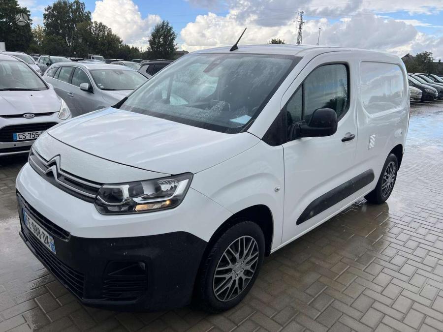 Белый Ситроен Берлинго 2019 в Таураге, объемом двигателя 1.50 л и пробегом 217 тыс. км за 4700 €, фото 1 на AUTOMOTO.COM.LV