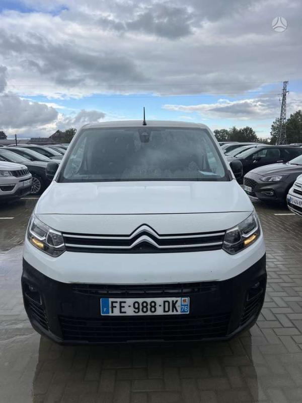 Citroen Berlingo 2019 Tauragė vietnē Balts Citroen Berlingo 2019 Tauragė, ar dzinēja tilpumu 1.50 L un nobraukumu 217 tūkst. km par 4700 €, foto 3 vietnē AUTOMOTO.COM.LV