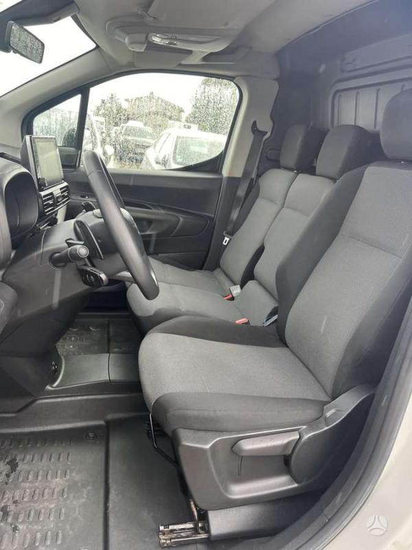 Citroen Berlingo 2019 Tauragė vietnē Balts Citroen Berlingo 2019 Tauragė, ar dzinēja tilpumu 1.50 L un nobraukumu 217 tūkst. km par 4700 €, foto 9 vietnē AUTOMOTO.COM.LV