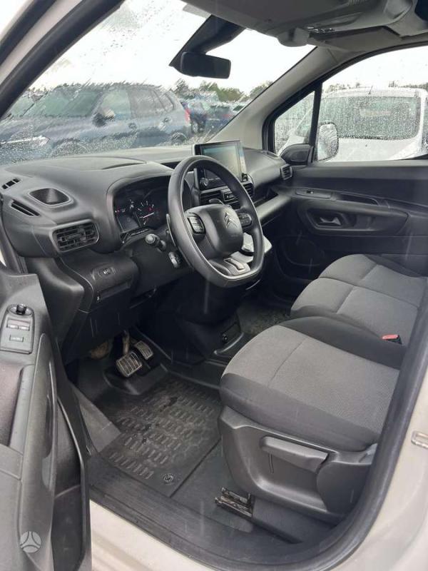 Citroen Berlingo 2019 Tauragė vietnē Balts Citroen Berlingo 2019 Tauragė, ar dzinēja tilpumu 1.50 L un nobraukumu 217 tūkst. km par 4700 €, foto 10 vietnē AUTOMOTO.COM.LV