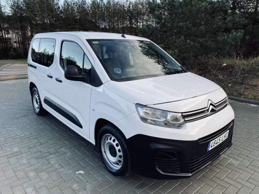 Balts Citroen Berlingo 2020 Viļņa, ar dzinēja tilpumu 1.50 L un nobraukumu 173 tūkst. km par 7450 €, foto 2 vietnē AUTOMOTO.COM.LV