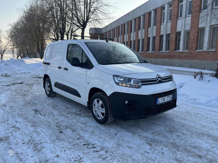 Balts Citroen Berlingo 2020 Kauņa, ar dzinēja tilpumu 1.20 L un nobraukumu 88 tūkst. km par 6900 €, foto 2 vietnē AUTOMOTO.COM.LV