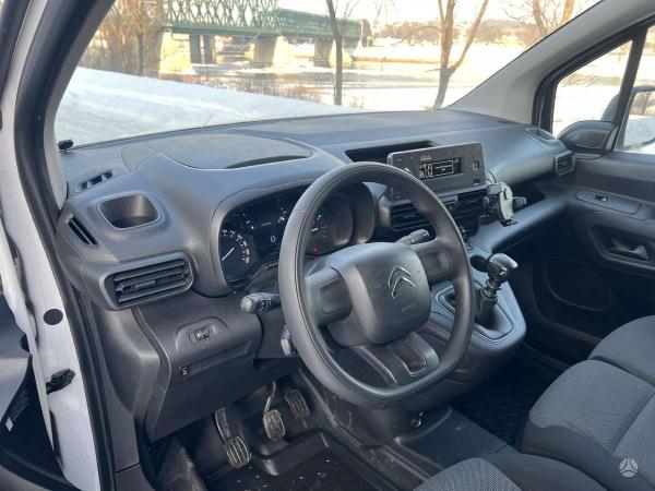 White Citroen Berlingo 2020 in Kaunas, with an engine capacity of 1.20 L and mileage of 88 thousand km for 6900 €, photo 11 on AUTOMOTO.COM.LV