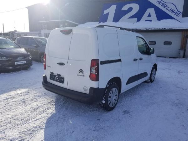 White Citroen Berlingo 2020 in Kaunas, with an engine capacity of 1.50 L and mileage of 114 thousand km for 6999 €, photo 6 on AUTOMOTO.COM.LV