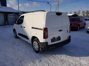 White Citroen Berlingo 2020 in Kaunas, with an engine capacity of 1.50 L and mileage of 114 thousand km for 6999 €, photo 7 on AUTOMOTO.COM.LV