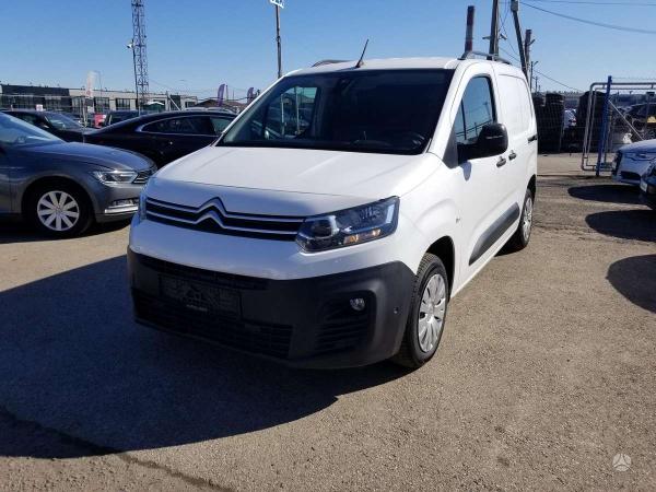 White Citroen Berlingo 2020 in Kaunas, with an engine capacity of 1.50 L and mileage of 110 thousand km for 7299 €, photo 1 on AUTOMOTO.COM.LV