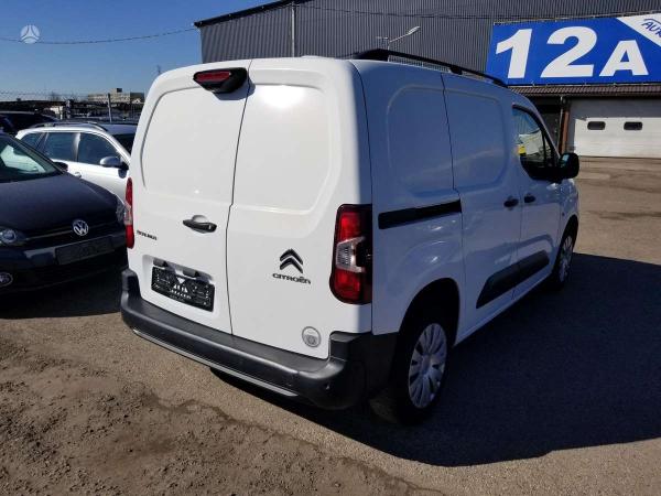 White Citroen Berlingo 2020 in Kaunas, with an engine capacity of 1.50 L and mileage of 110 thousand km for 7299 €, photo 6 on AUTOMOTO.COM.LV