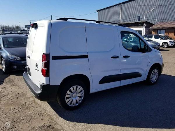 White Citroen Berlingo 2020 in Kaunas, with an engine capacity of 1.50 L and mileage of 110 thousand km for 7299 €, photo 7 on AUTOMOTO.COM.LV