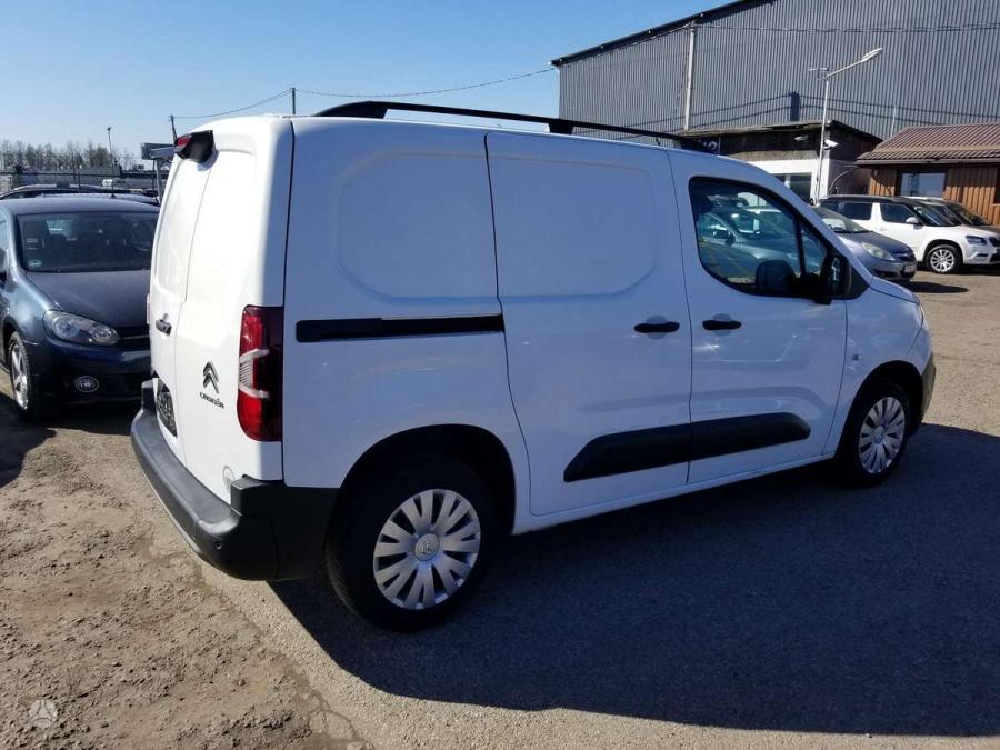 Balts Citroen Berlingo 2020 Kauņa, ar dzinēja tilpumu 1.50 L un nobraukumu 110 tūkst. km par 7299 €, foto 8 vietnē AUTOMOTO.COM.LV