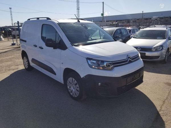 White Citroen Berlingo 2020 in Kaunas, with an engine capacity of 1.50 L and mileage of 110 thousand km for 7299 €, photo 8 on AUTOMOTO.COM.LV