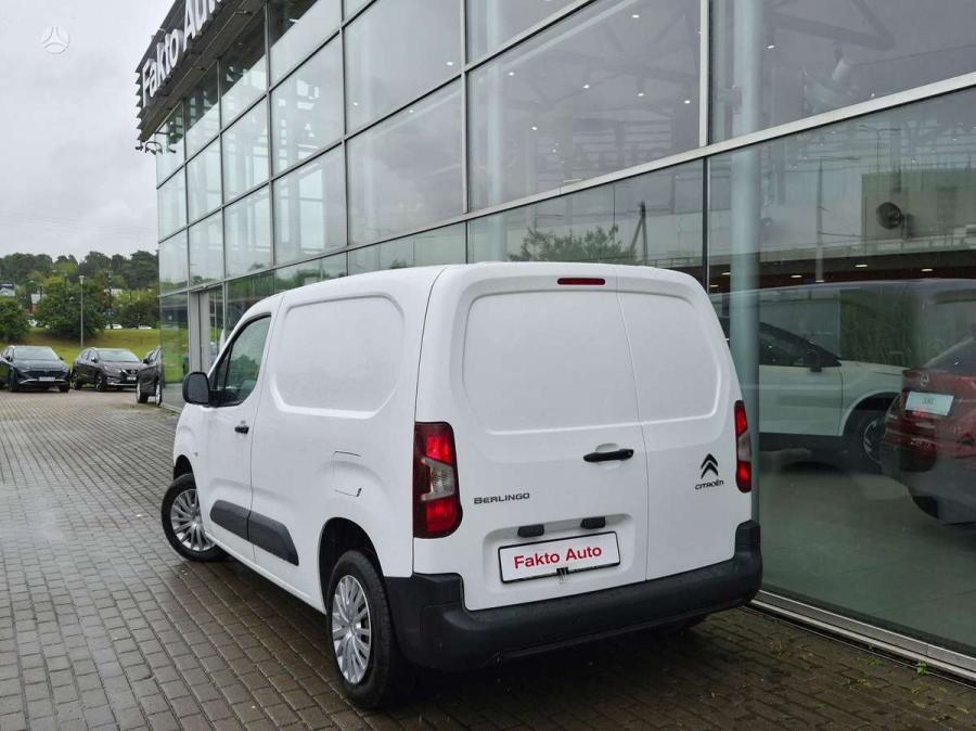 White Citroen Berlingo 2020 in Vilnius, with an engine capacity of 1.50 L and mileage of 109 thousand km for 9999 €, photo 4 on AUTOMOTO.COM.LV