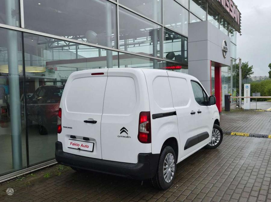 White Citroen Berlingo 2020 in Vilnius, with an engine capacity of 1.50 L and mileage of 109 thousand km for 9999 €, photo 5 on AUTOMOTO.COM.LV