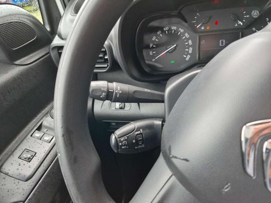 White Citroen Berlingo 2020 in Vilnius, with an engine capacity of 1.50 L and mileage of 109 thousand km for 9999 €, photo 14 on AUTOMOTO.COM.LV