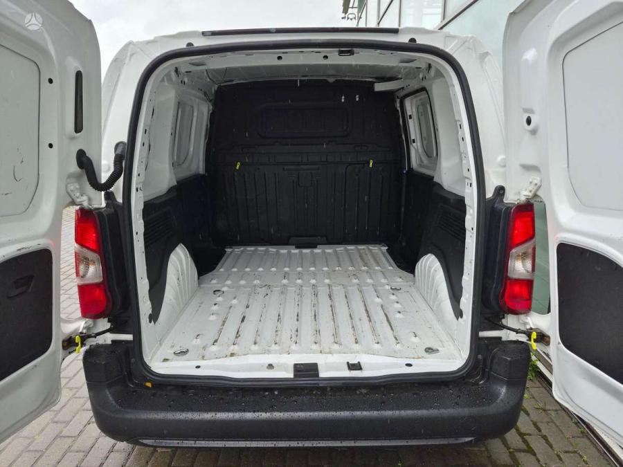 White Citroen Berlingo 2020 in Vilnius, with an engine capacity of 1.50 L and mileage of 109 thousand km for 9999 €, photo 16 on AUTOMOTO.COM.LV