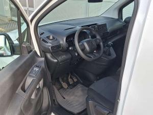 White Citroen Berlingo 2022 in Vilnius, with an engine capacity of 1.50 L and mileage of 84 thousand km for 10750 €, photo 8 on AUTOMOTO.COM.LV