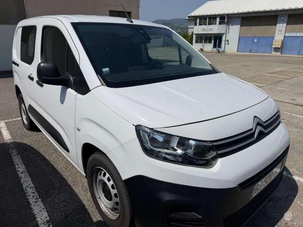 White Citroen Berlingo 2022 in Taurage, with an engine capacity of 1.50 L and mileage of 150 thousand km for 8954 €, photo 1 on AUTOMOTO.COM.LV