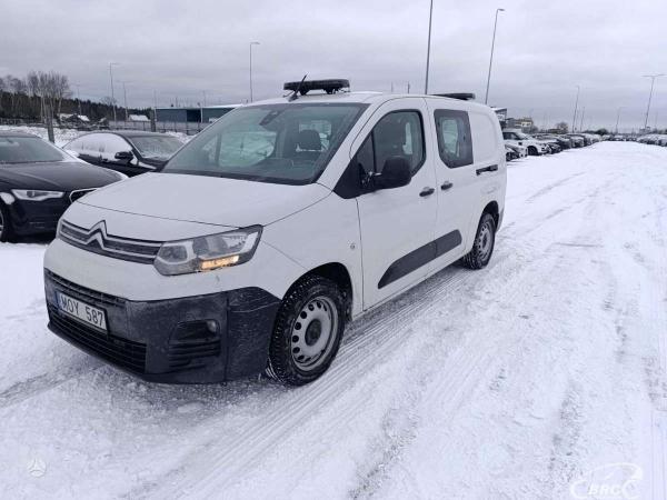 White Citroen Berlingo 2023 in Vilnius, with an engine capacity of 1.50 L and mileage of 87 thousand km for 14520 €, photo 1 on AUTOMOTO.COM.LV