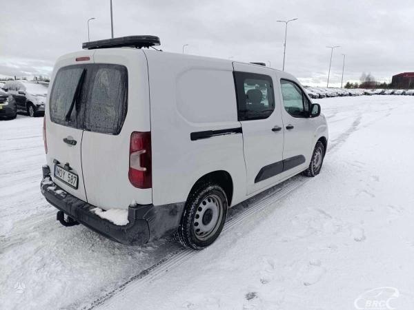 White Citroen Berlingo 2023 in Vilnius, with an engine capacity of 1.50 L and mileage of 87 thousand km for 14520 €, photo 6 on AUTOMOTO.COM.LV