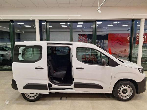 Balts Citroen Berlingo 2026 Viļņa, ar dzinēja tilpumu 1.50 L un nobraukumu 5 tūkst. km par 24775 €, foto 5 vietnē AUTOMOTO.COM.LV