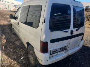 Balts Citroen Berlingo 2004 Tallina, ar dzinēja tilpumu 0.00 L un nobraukumu 474 tūkst. km par 450 €, foto 11 vietnē AUTOMOTO.COM.LV