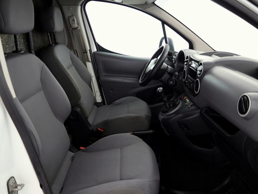 Balts Citroen Berlingo 2009 Tallina, ar dzinēja tilpumu 1.60 L un nobraukumu 294 tūkst. km par 1199 €, foto 7 vietnē AUTOMOTO.COM.LV