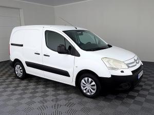 Citroen Berlingo 2009 in Tallinn on AUTOMOTO.COM.LV White Citroen Berlingo 2009 in Tallinn, with an engine capacity of 1.60 L and mileage of 248 thousand km for 2199 €, photo 1 on AUTOMOTO.COM.LV