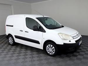 White Citroen Berlingo 2009 in Tallinn, with an engine capacity of 1.60 L and mileage of 248 thousand km for 2199 €, photo 10 on AUTOMOTO.COM.LV