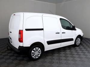 White Citroen Berlingo 2009 in Tallinn, with an engine capacity of 1.60 L and mileage of 248 thousand km for 2199 €, photo 12 on AUTOMOTO.COM.LV