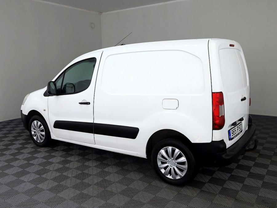 White Citroen Berlingo 2009 in Tallinn, with an engine capacity of 1.60 L and mileage of 248 thousand km for 2199 €, photo 13 on AUTOMOTO.COM.LV