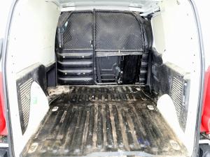 White Citroen Berlingo 2009 in Tallinn, with an engine capacity of 1.60 L and mileage of 248 thousand km for 2199 €, photo 17 on AUTOMOTO.COM.LV