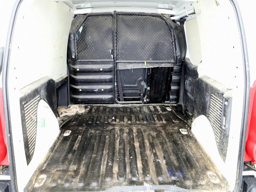 White Citroen Berlingo 2009 in Tallinn, with an engine capacity of 1.60 L and mileage of 248 thousand km for 2199 €, photo 17 on AUTOMOTO.COM.LV