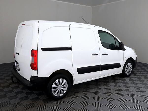 Balts Citroen Berlingo 2009 Tallina, ar dzinēja tilpumu 1.60 L un nobraukumu 248 tūkst. km par 2199 €, foto 4 vietnē AUTOMOTO.COM.LV