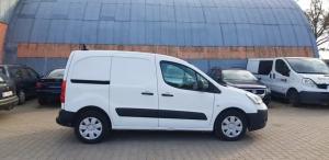 Balts Citroen Berlingo 2011 Valmiera, ar dzinēja tilpumu 1.60 L un nobraukumu 337 tūkst. km par 2950 €, foto 3 vietnē AUTOMOTO.COM.LV