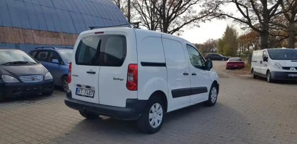 White Citroen Berlingo 2011 in Valmiera, with an engine capacity of 1.60 L and mileage of 337 thousand km for 2950 €, photo 3 on AUTOMOTO.COM.LV