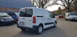 Balts Citroen Berlingo 2011 Valmiera, ar dzinēja tilpumu 1.60 L un nobraukumu 337 tūkst. km par 2950 €, foto 4 vietnē AUTOMOTO.COM.LV