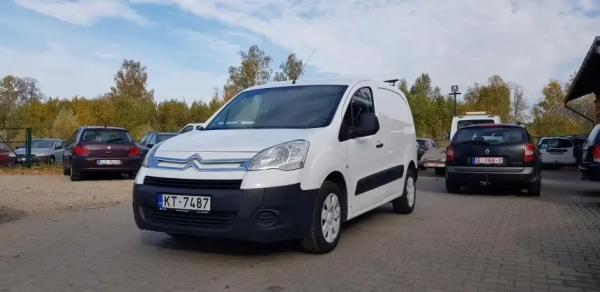 White Citroen Berlingo 2011 in Valmiera, with an engine capacity of 1.60 L and mileage of 337 thousand km for 2950 €, photo 7 on AUTOMOTO.COM.LV