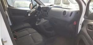 Balts Citroen Berlingo 2011 Valmiera, ar dzinēja tilpumu 1.60 L un nobraukumu 337 tūkst. km par 2950 €, foto 10 vietnē AUTOMOTO.COM.LV