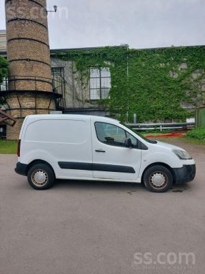 Balts Citroen Berlingo 2012 Rīga, ar dzinēja tilpumu 1.60 L un nobraukumu 216 tūkst. km par 750 €, foto  vietnē AUTOMOTO.COM.LV