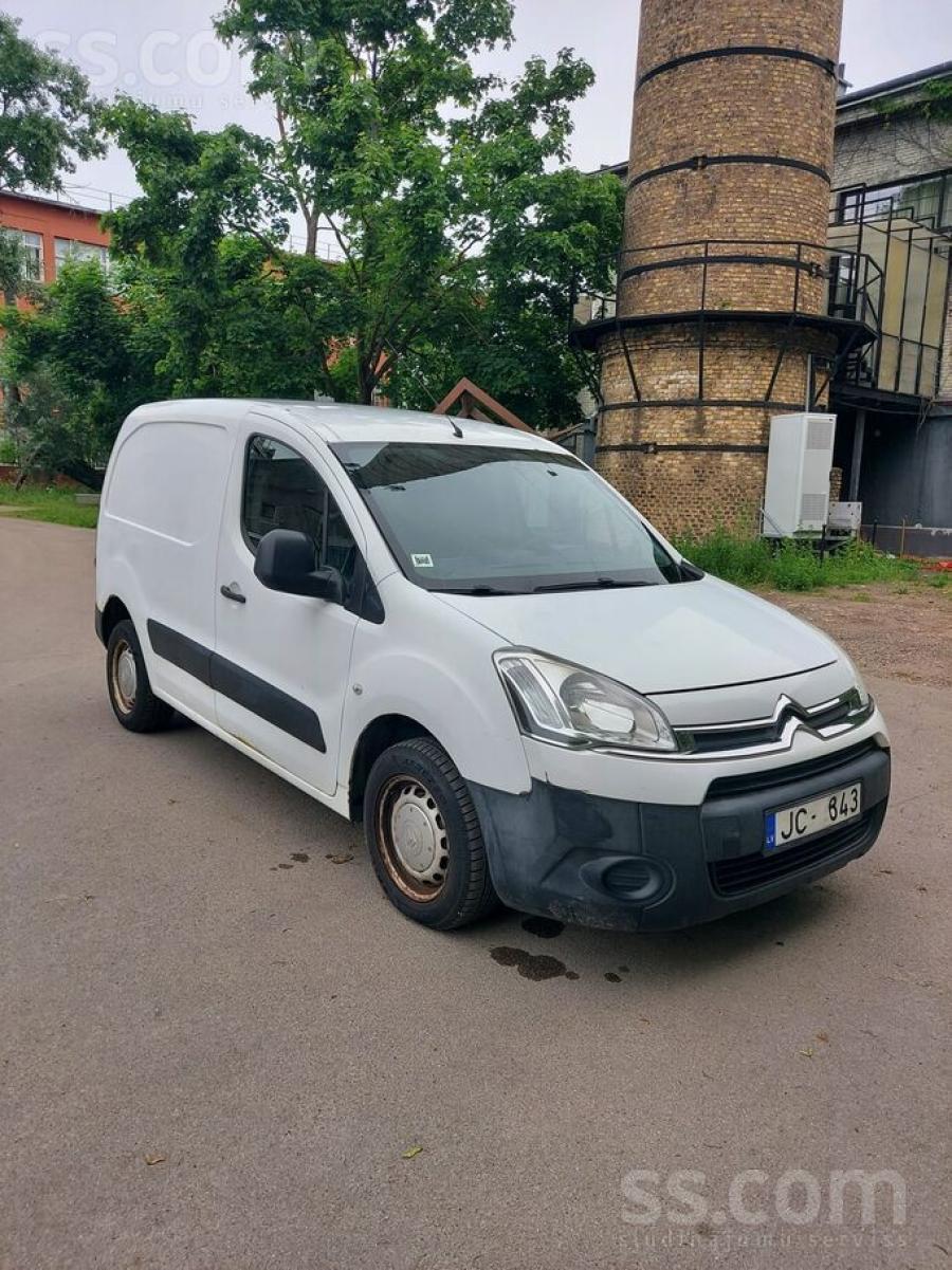 Balts Citroen Berlingo 2012 Rīga, ar dzinēja tilpumu 1.60 L un nobraukumu 216 tūkst. km par 750 €, foto 3 vietnē AUTOMOTO.COM.LV