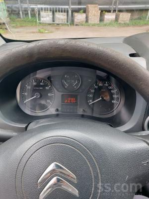 Balts Citroen Berlingo 2012 Rīga, ar dzinēja tilpumu 1.60 L un nobraukumu 216 tūkst. km par 750 €, foto 5 vietnē AUTOMOTO.COM.LV