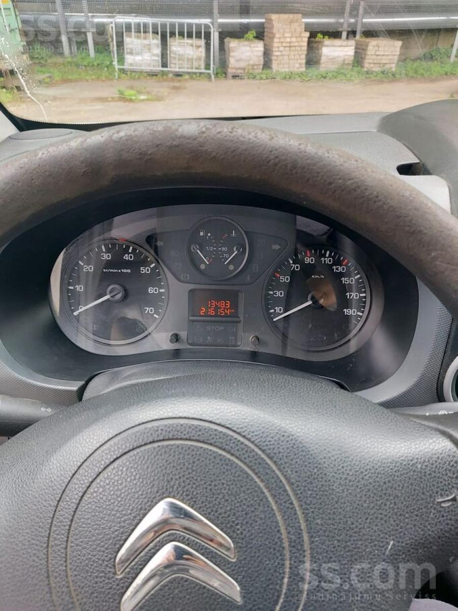 Balts Citroen Berlingo 2012 Rīga, ar dzinēja tilpumu 1.60 L un nobraukumu 216 tūkst. km par 750 €, foto 5 vietnē AUTOMOTO.COM.LV