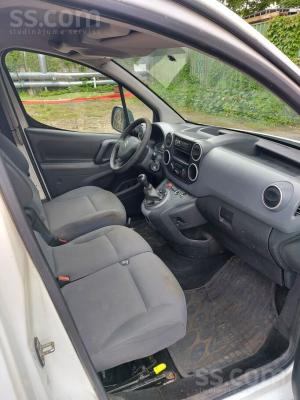 Balts Citroen Berlingo 2012 Rīga, ar dzinēja tilpumu 1.60 L un nobraukumu 216 tūkst. km par 750 €, foto 6 vietnē AUTOMOTO.COM.LV