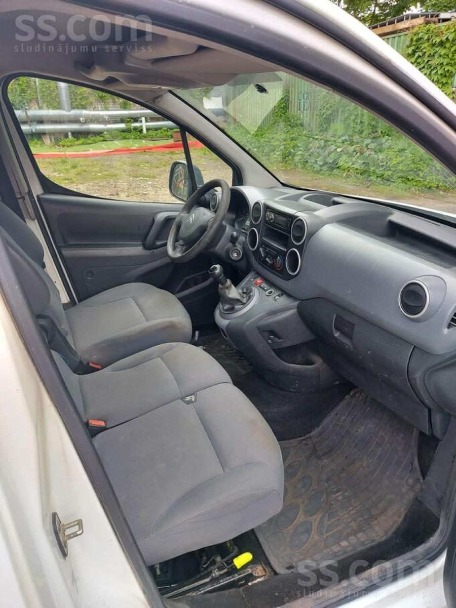 Balts Citroen Berlingo 2012 Rīga, ar dzinēja tilpumu 1.60 L un nobraukumu 216 tūkst. km par 750 €, foto 6 vietnē AUTOMOTO.COM.LV