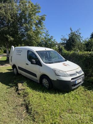 Balts Citroen Berlingo 2012 Rīga, ar dzinēja tilpumu 1.60 L un nobraukumu 385 tūkst. km par 1100 €, foto 7 vietnē AUTOMOTO.COM.LV