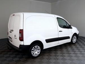 Balts Citroen Berlingo 2013 Tallina, ar dzinēja tilpumu 1.60 L un nobraukumu 189 tūkst. km par 2299 €, foto 4 vietnē AUTOMOTO.COM.LV