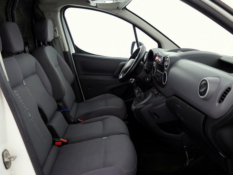 Balts Citroen Berlingo 2013 Tallina, ar dzinēja tilpumu 1.60 L un nobraukumu 189 tūkst. km par 2299 €, foto 7 vietnē AUTOMOTO.COM.LV
